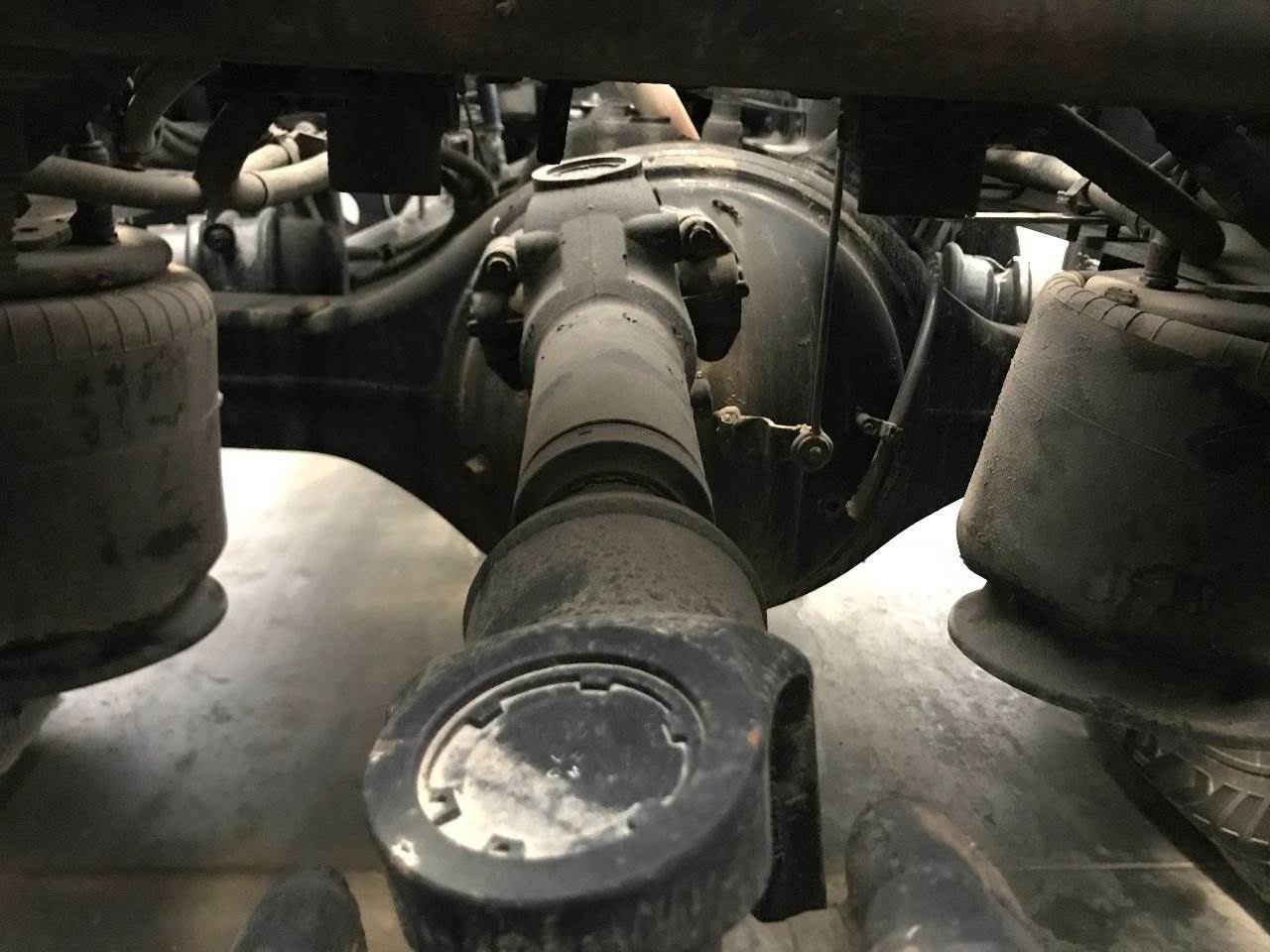 2015 Axle Alliance RT40.0-4 Rear Axle Housing for a Freightliner ...