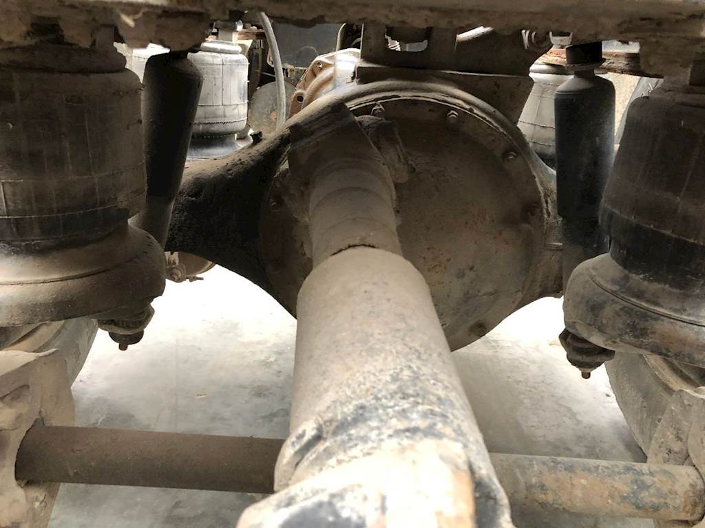 1990 Eaton DS402 Rear Axle Housing for a Kenworth T600 For Sale ...