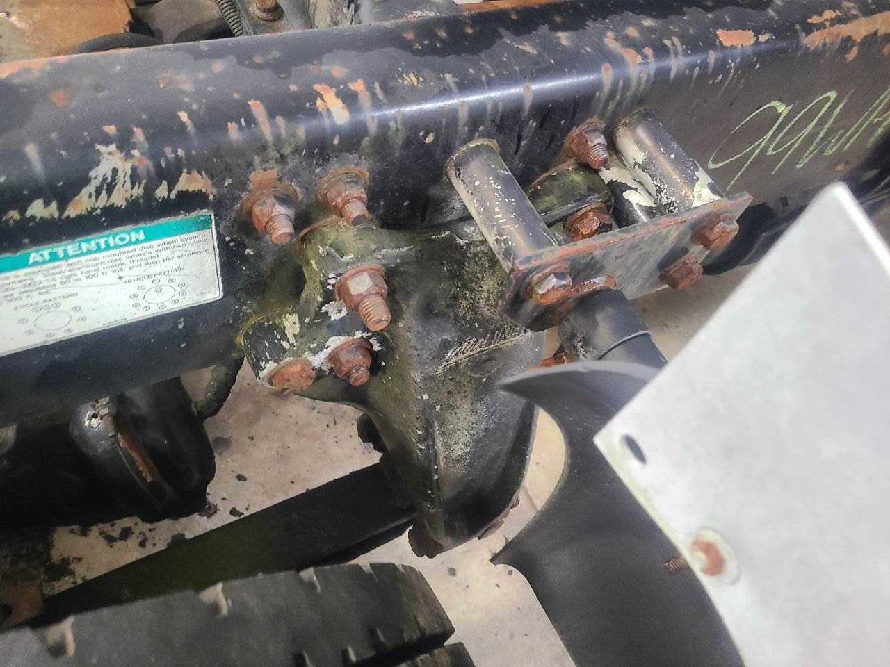 1999 Eaton DS404 Rear Axle Housing for a Freightliner FLD120 For Sale ...