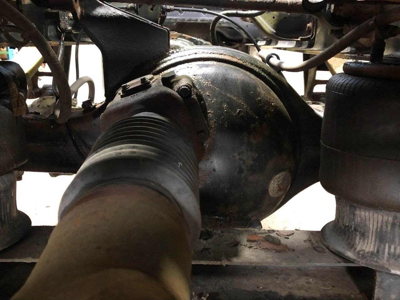 2000 Eaton DS404 Rear Axle Housing for a International 9400 For Sale ...