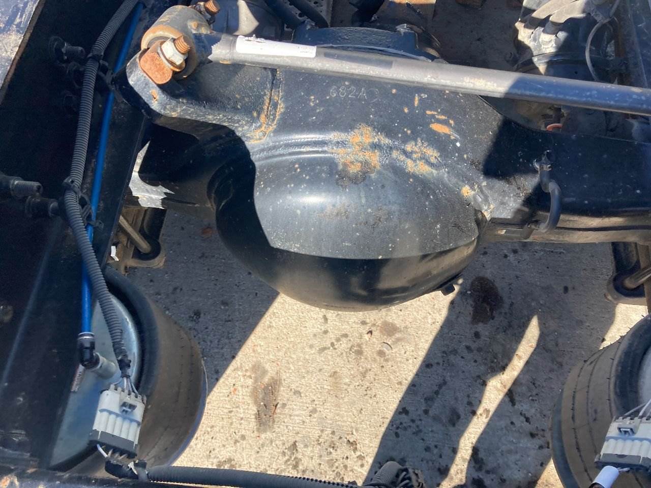 2013 Eaton RS404 Rear Axle Housing for a Freightliner Cascadia For Sale ...