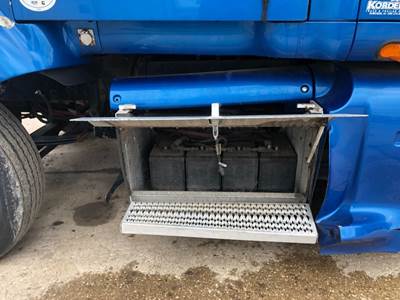 2010 Peterbilt 387 Battery Box For Sale | Spencer, IA | 25200271 ...