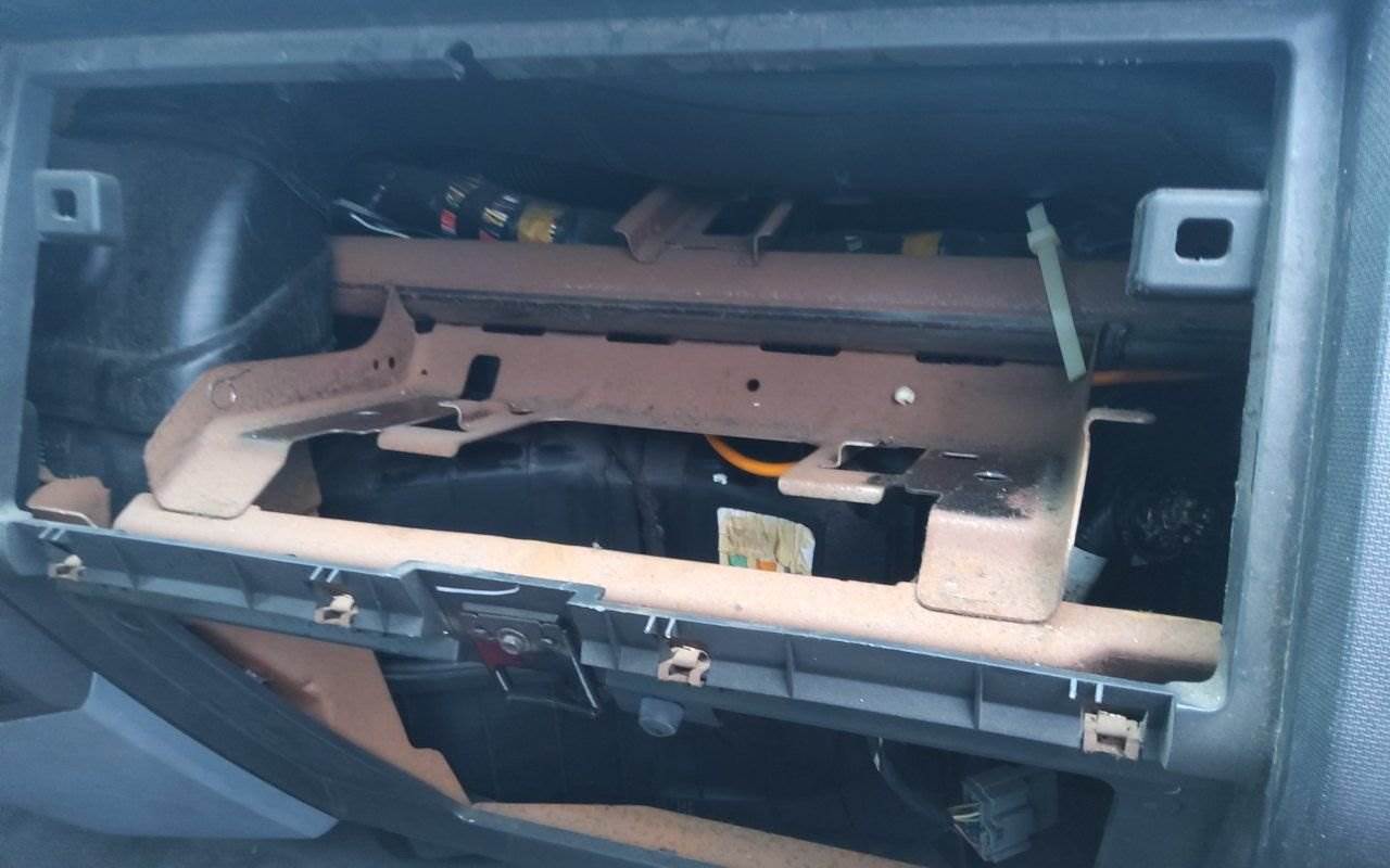 2013 (Used) Ford F650 Type: Fuse Box Bracket Ref# - Fuse Box Bracket ...
