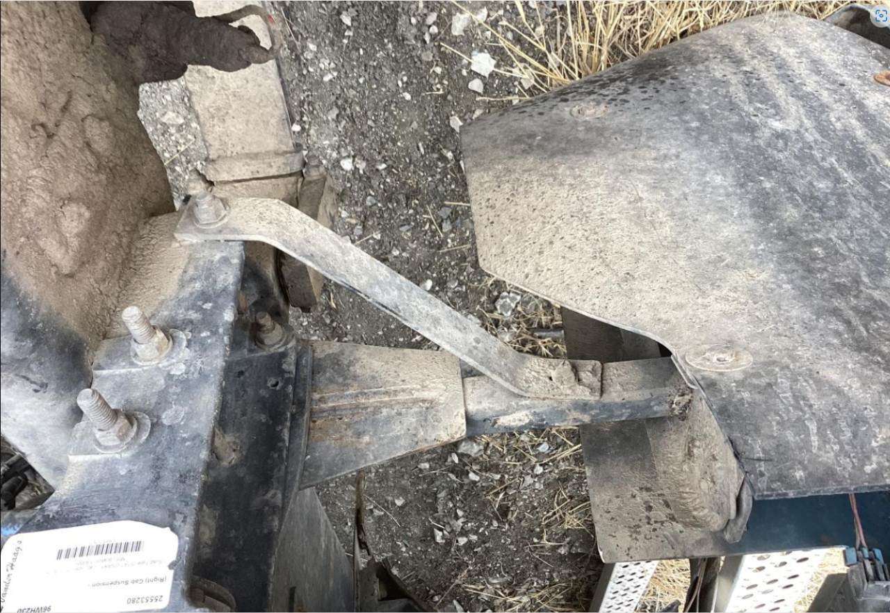 1996 Freightliner FLD120 Bracket For Sale | Spencer, IA | 25579512 ...