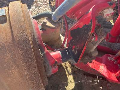 2007 (Used) Kenworth T800 Type: S-Cam Bracket RH Steer S-Cam, W/ Brake ...