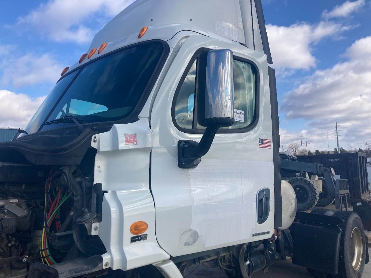 2011 Freightliner Cascadia Cab Assembly For Sale | Kansas City, MO ...