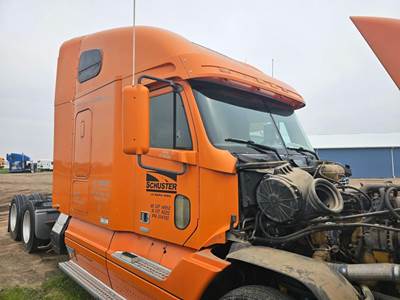 1999 Freightliner Century Class 120 Cab Assembly for a Freightliner ...