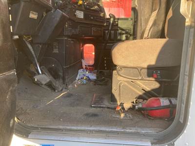 1995 Freightliner FLD120 Cab Assembly For Sale | Spencer, IA | 25531309 ...