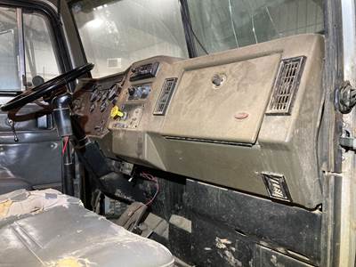 1997 Peterbilt 330 Cab Assembly For Sale | Sioux Falls, SD | 25706713 ...