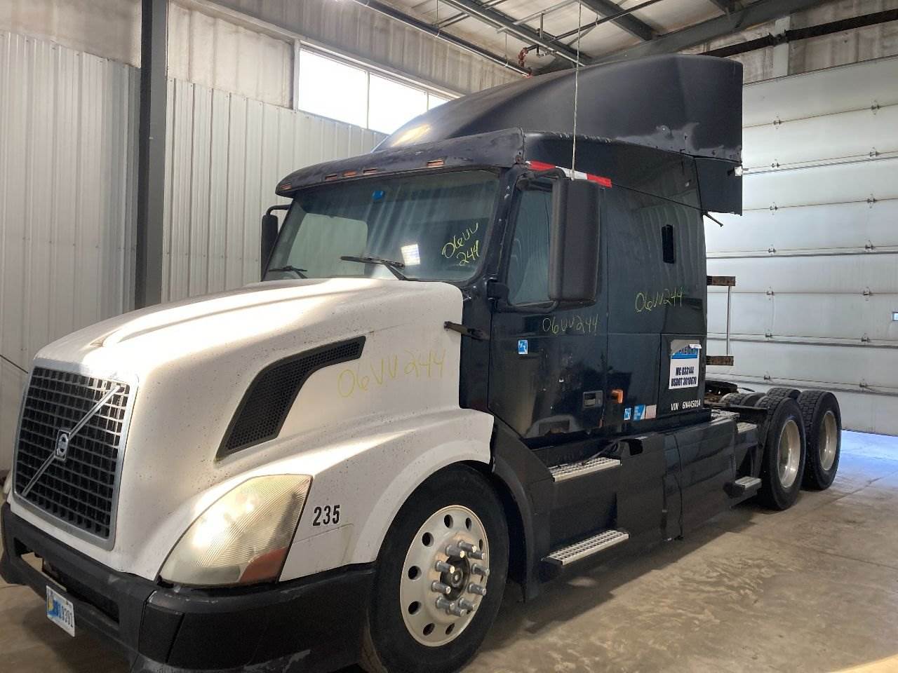 2006 Volvo VNL Cab Assembly For Sale | Winimac, IN | 25612656 ...