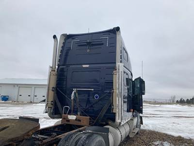 2007 Volvo VT Cab Assembly For Sale | Spencer, IA | 25590072 ...