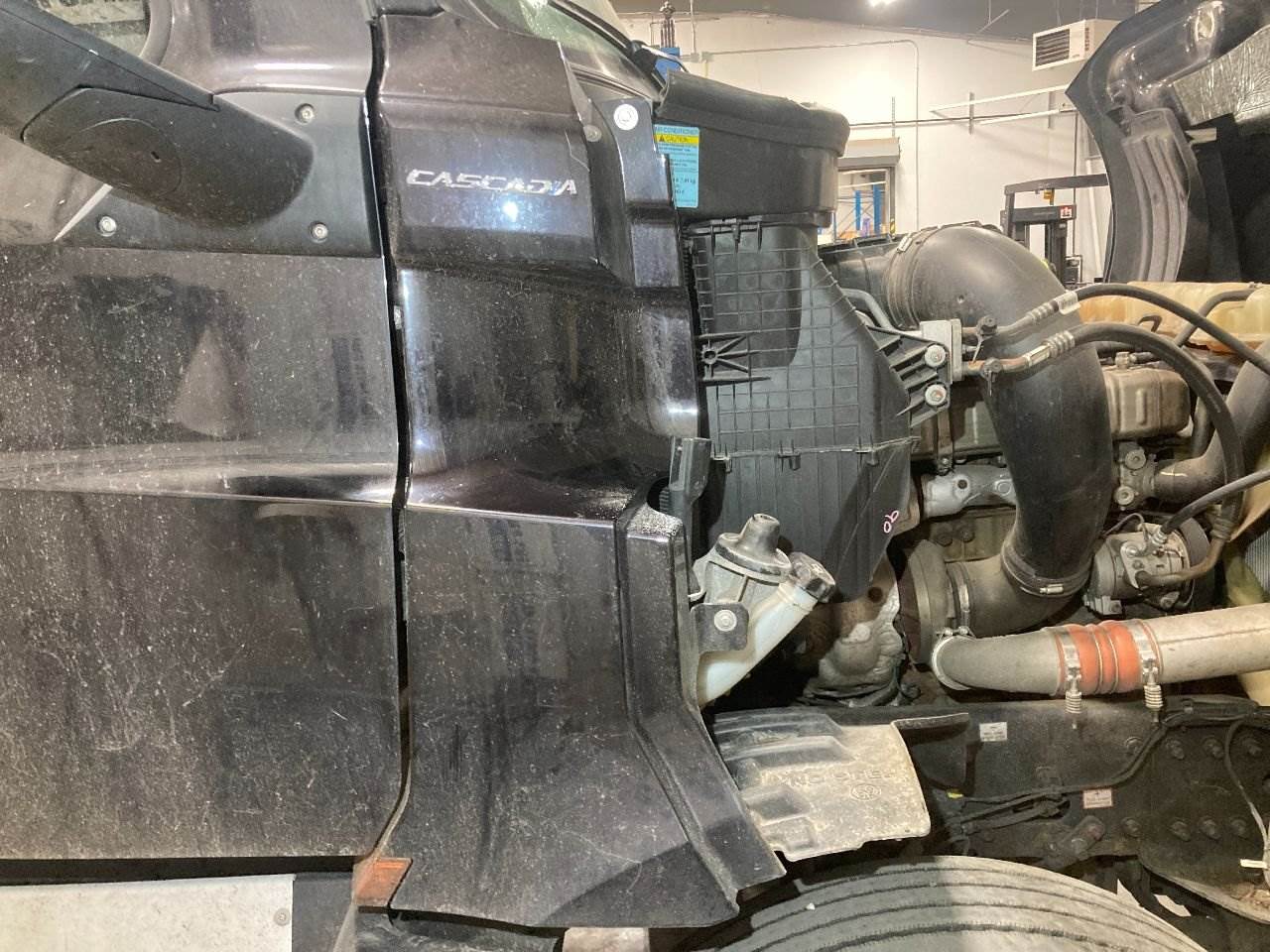 2019 Freightliner Cascadia Cowl For Sale | Sioux Falls, SD | 25648336 ...