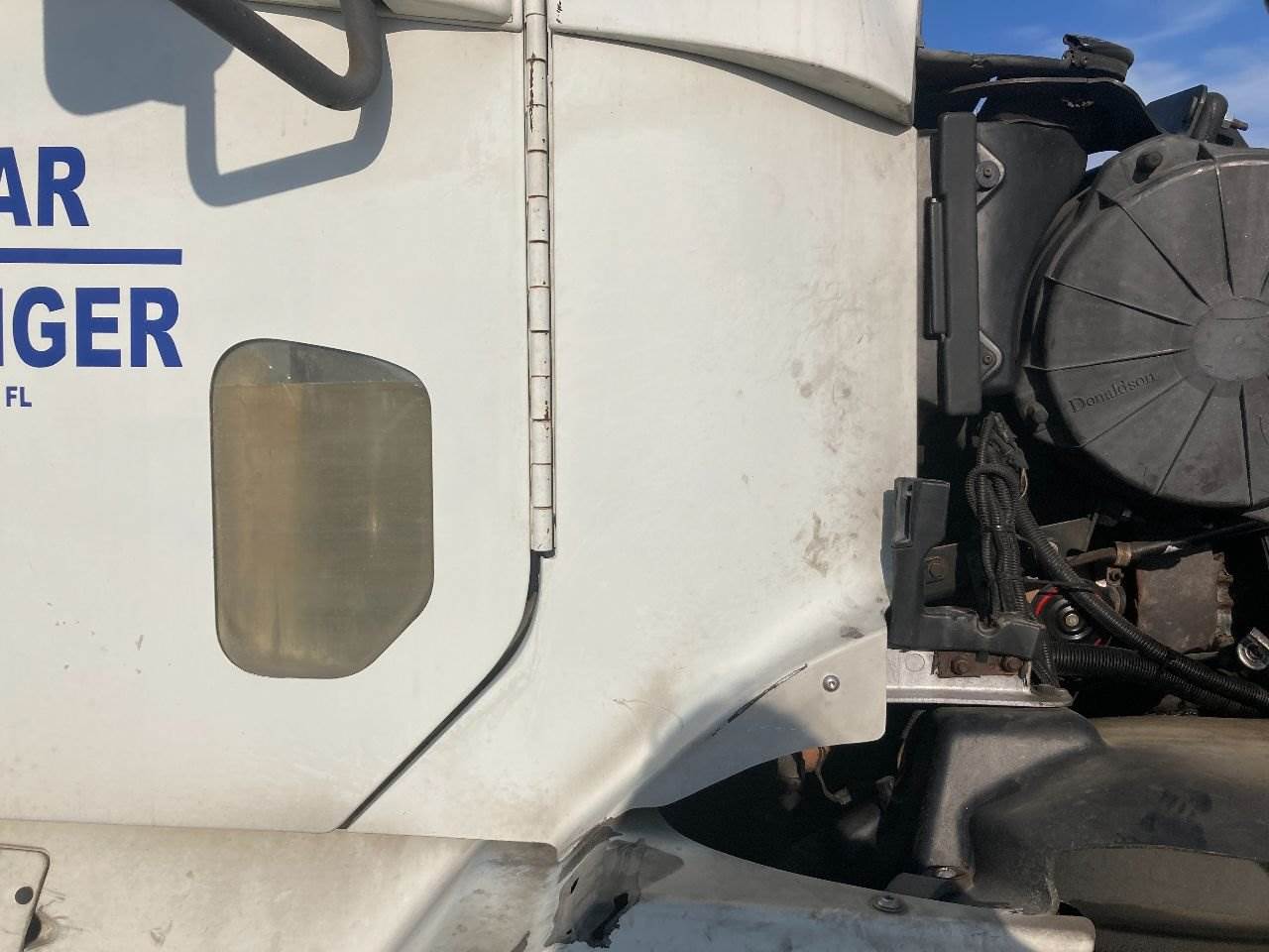 1998 Freightliner Century Class 120 Cowl for a Freightliner C120 ...