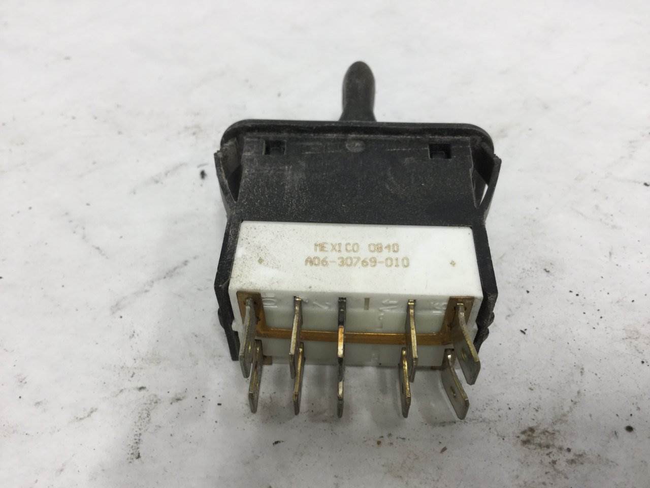 2009 Freightliner Columbia 120 Dashboard Switch For Sale | Sioux Falls ...