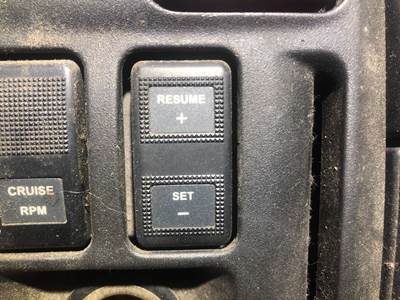 International Dashboard Switches For Sale | MyLittleSalesman.com