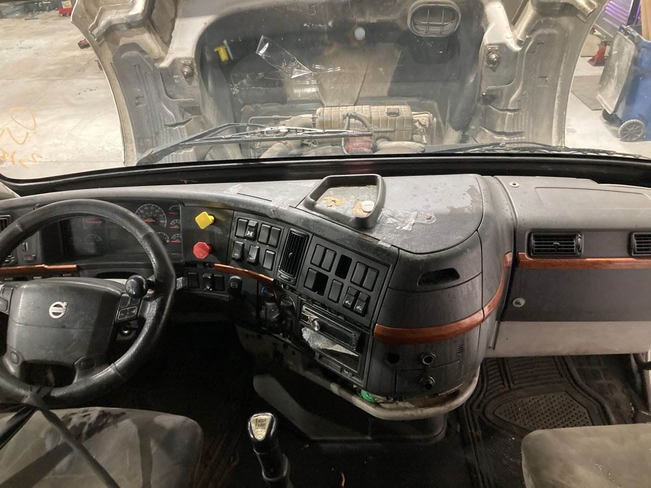 2007 Volvo VNL Dashboard Assembly For Sale | Winimac, IN | 25650505 ...