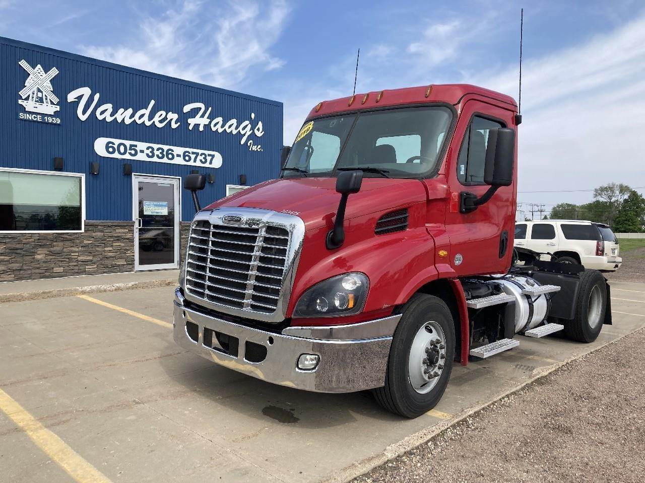 2019 Freightliner Cascadia 113 Single Axle Day Cab Truck - Detroit ...
