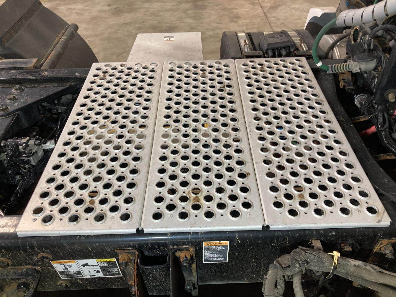 2018 Kenworth T680 Deck Plate / Catwalk For Sale | Sioux Falls, SD ...