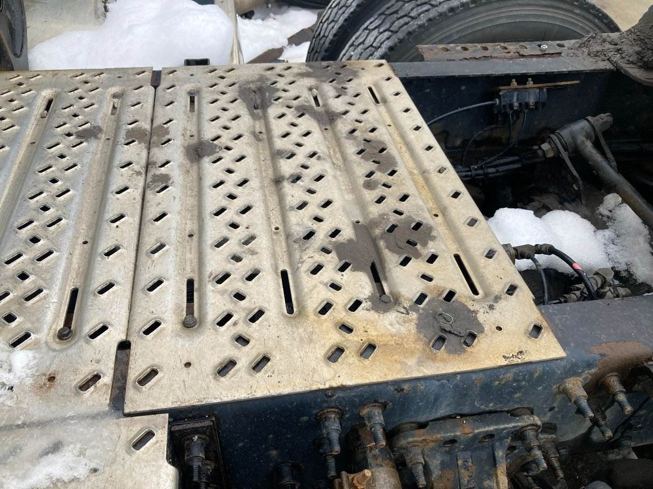 2014 Mack CXU Deck Plate / Catwalk For Sale | Des Moines, IA | 25590690 ...
