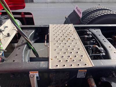 Peterbilt Deck Plates / Catwalk For Sale | MyLittleSalesman.com