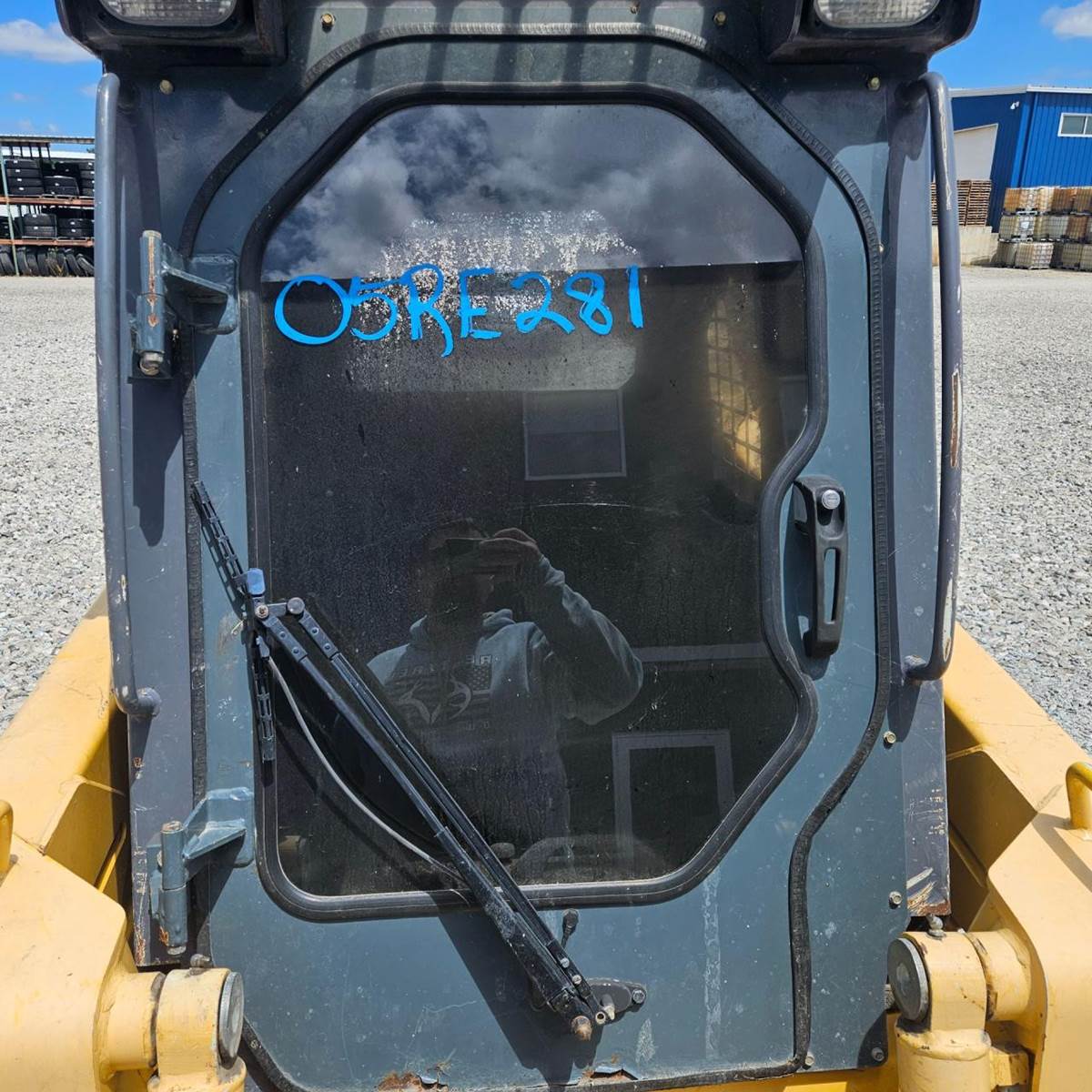 2005 Gehl 4840 Door Assembly For Sale | Winimac, IN | 810561 | MyLittleSalesman.com