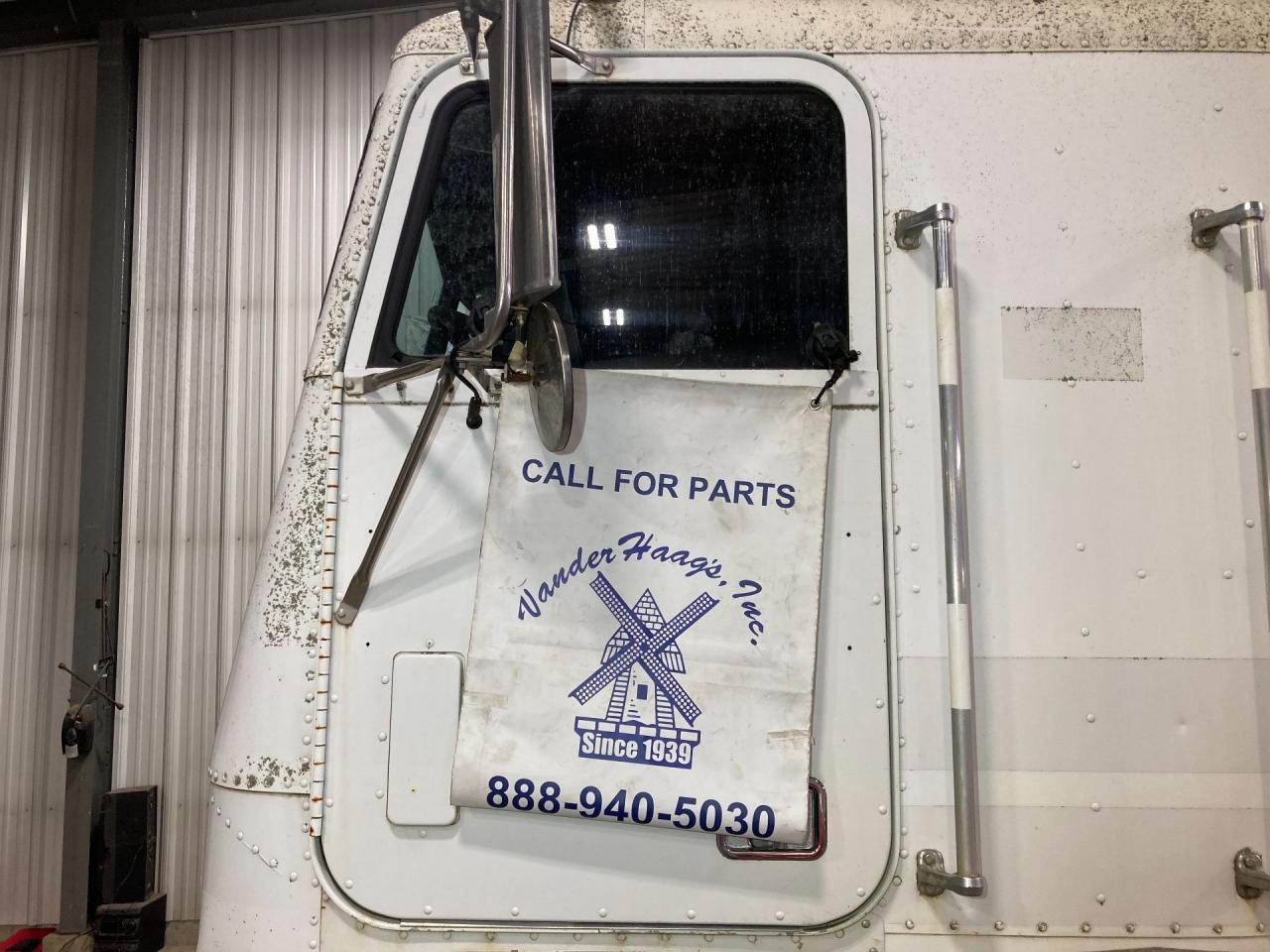 1995 Freightliner FLB Front Door Assembly For Sale | Sioux Falls, SD ...