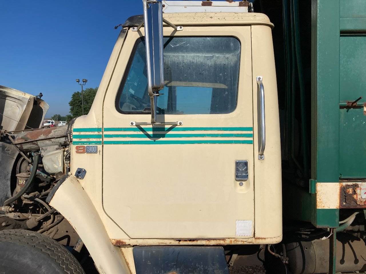 1987 International S1900 Front Door Assembly For Sale | Sioux Falls, SD ...