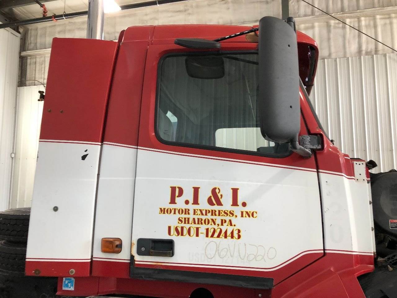 2006 Volvo VNL Front Door Assembly For Sale | Winimac, IN | 25527001 ...