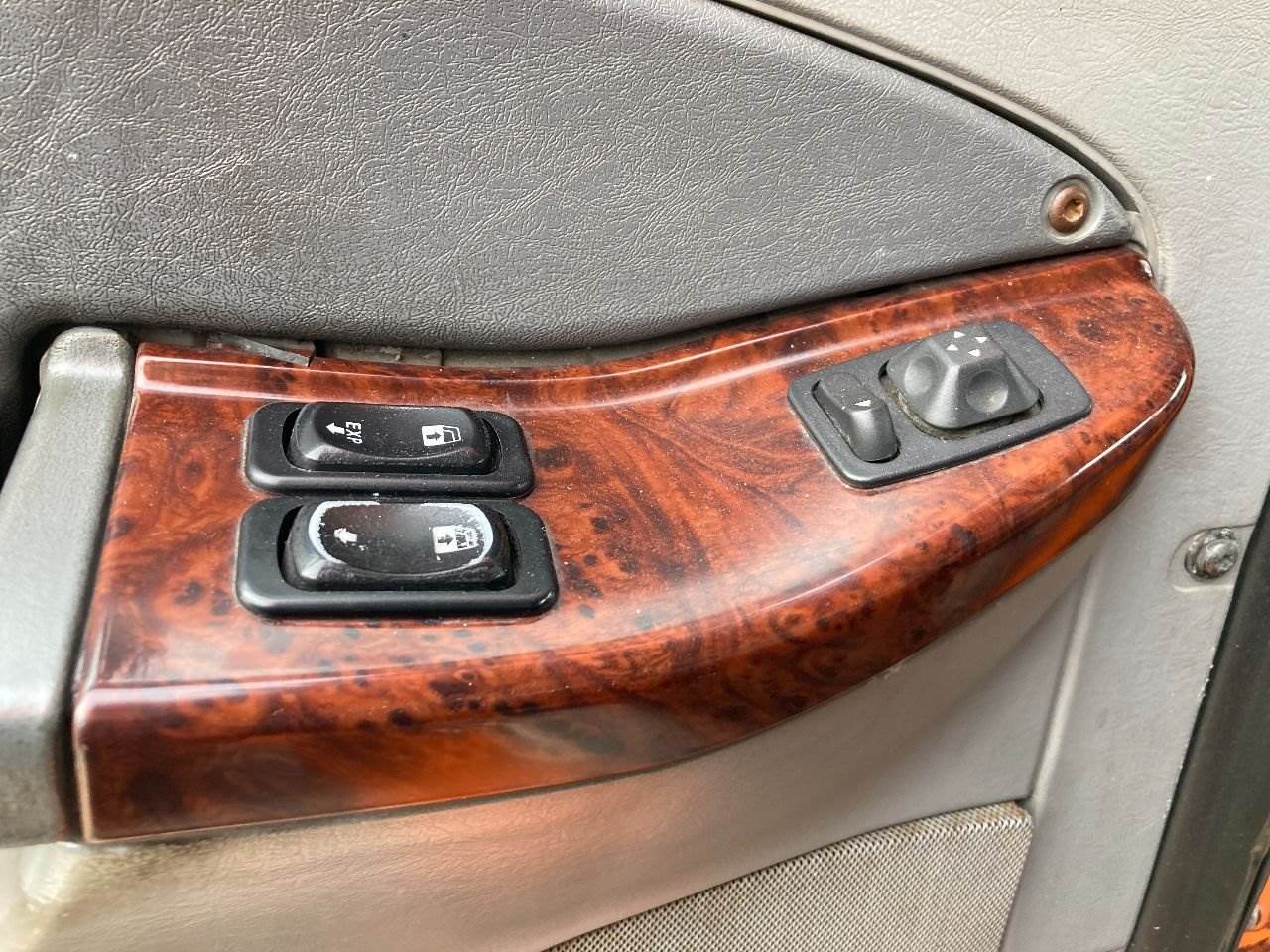 2007 Freightliner Century Class 120 Door Electrical Switch for a ...