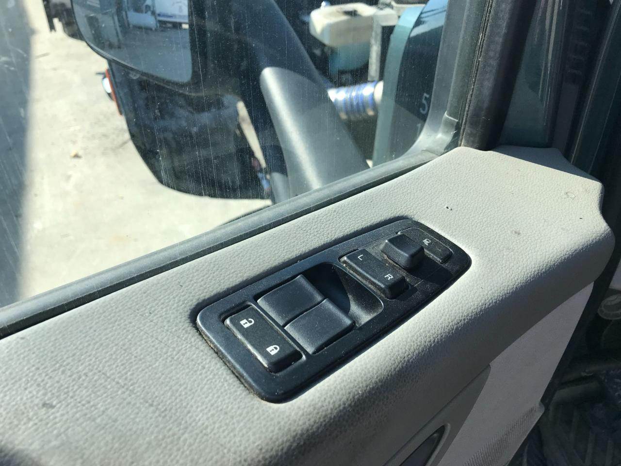 2018 Peterbilt 579 Door Electrical Switch For Sale | Kansas City, MO ...