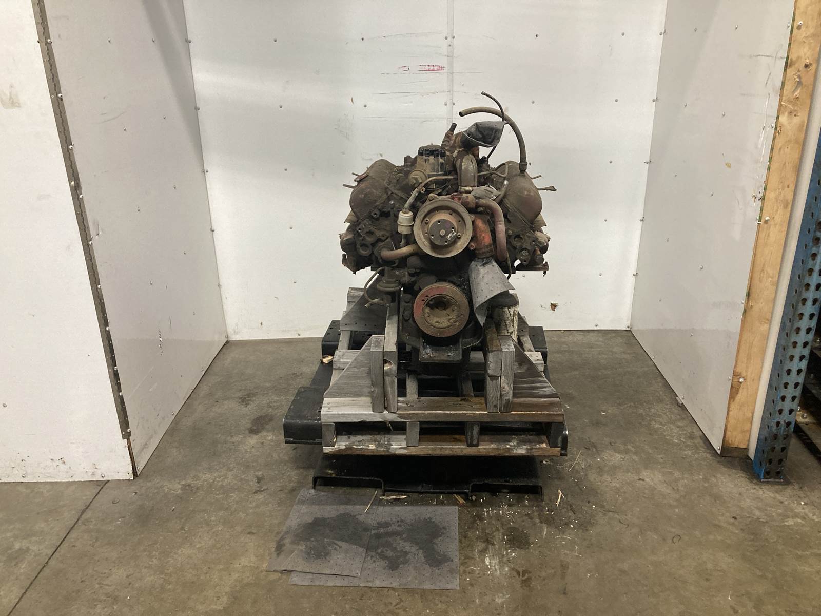 1975 International 392 Engine for a International 1700 Loadstar For ...
