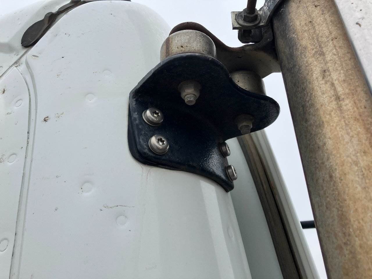 2007 Freightliner M2 106 Exhaust Bracket For Sale | Sioux Falls, SD ...