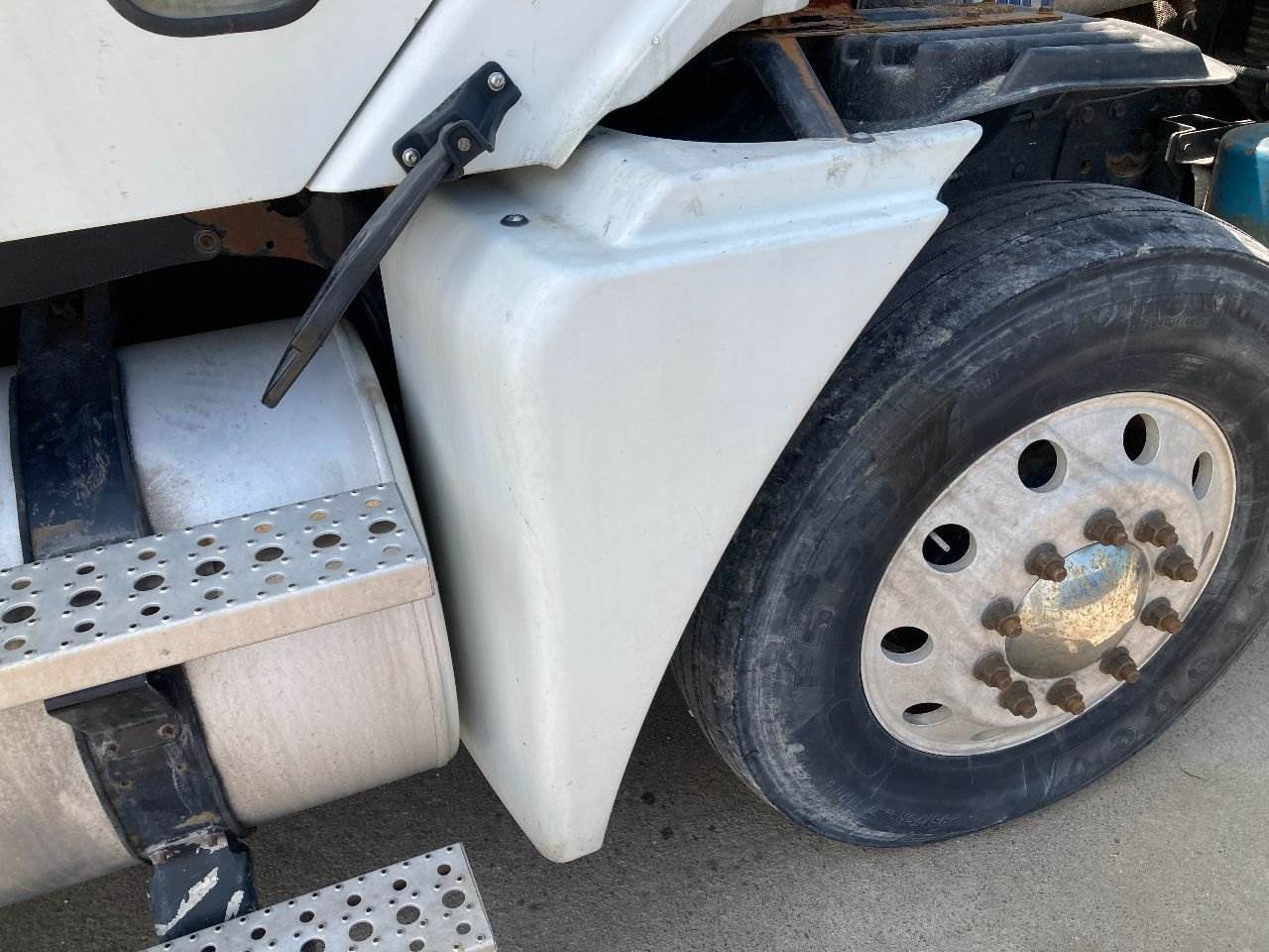 2007 Freightliner Columbia 120 Fender For Sale | Des Moines, IA ...