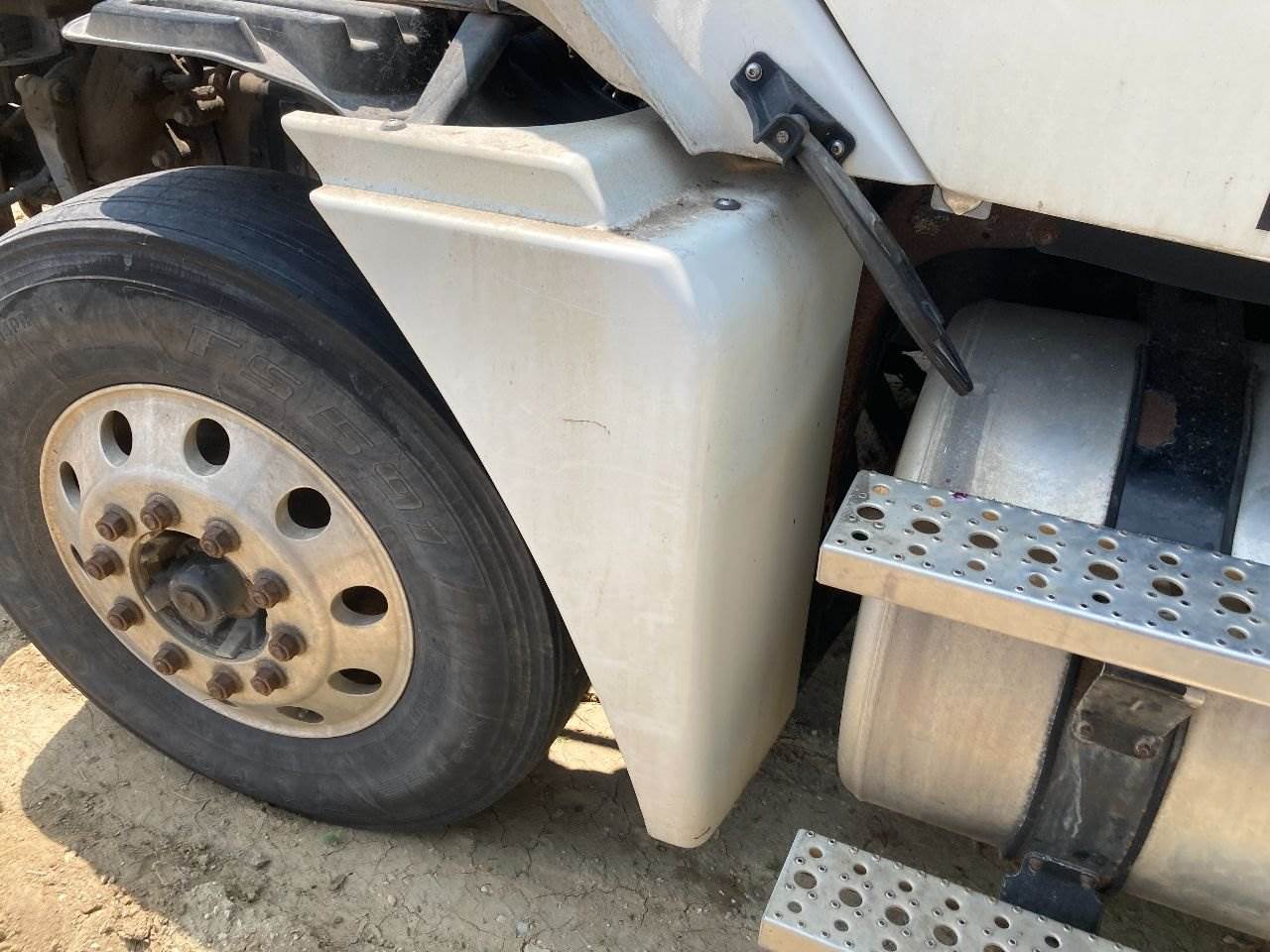 2006 Freightliner Columbia 120 Fender For Sale | Des Moines, IA ...