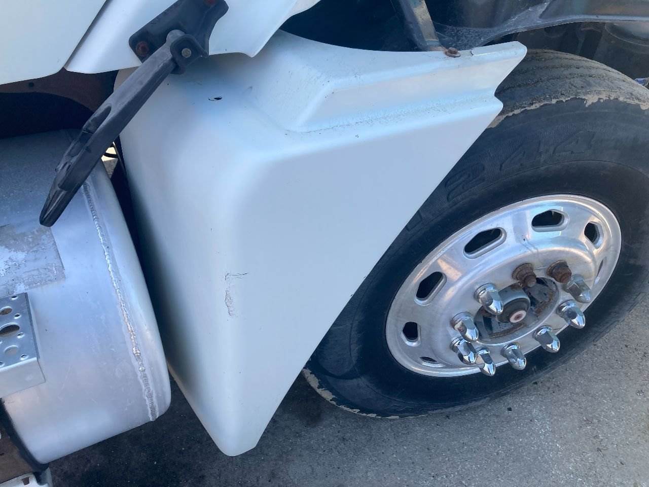 2006 Freightliner Columbia 120 Fender For Sale | Des Moines, IA ...