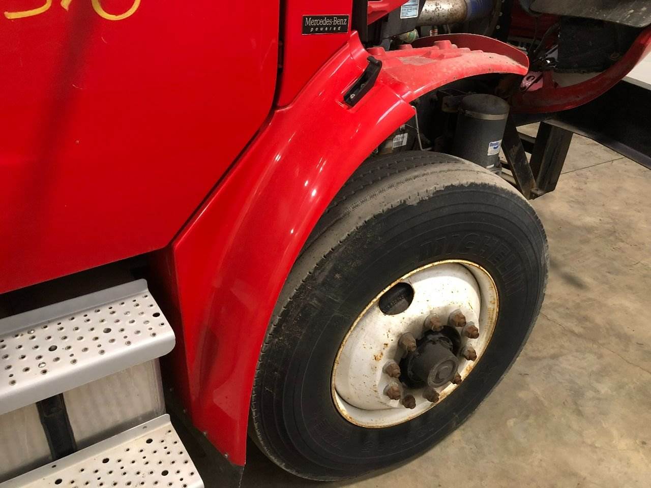 2004 Freightliner M2 106 Fender For Sale | Winimac, IN | 25343945 ...