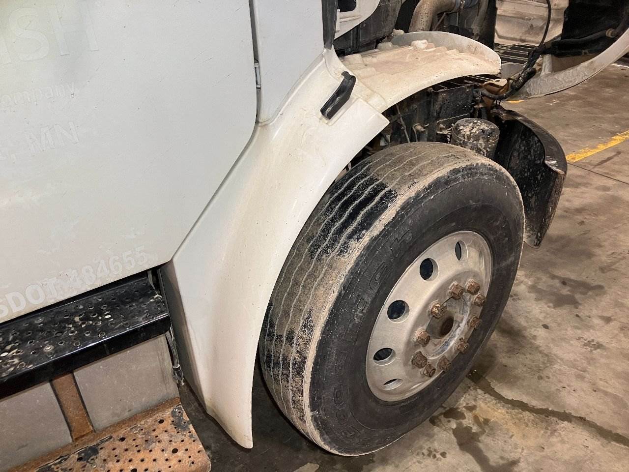 2005 Freightliner M2 106 Fender For Sale | Sioux Falls, SD | 25594033 ...