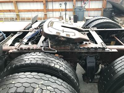 2004 Fontaine SLTPL7000 Fifth Wheel for a Freightliner Columbia 120 For ...