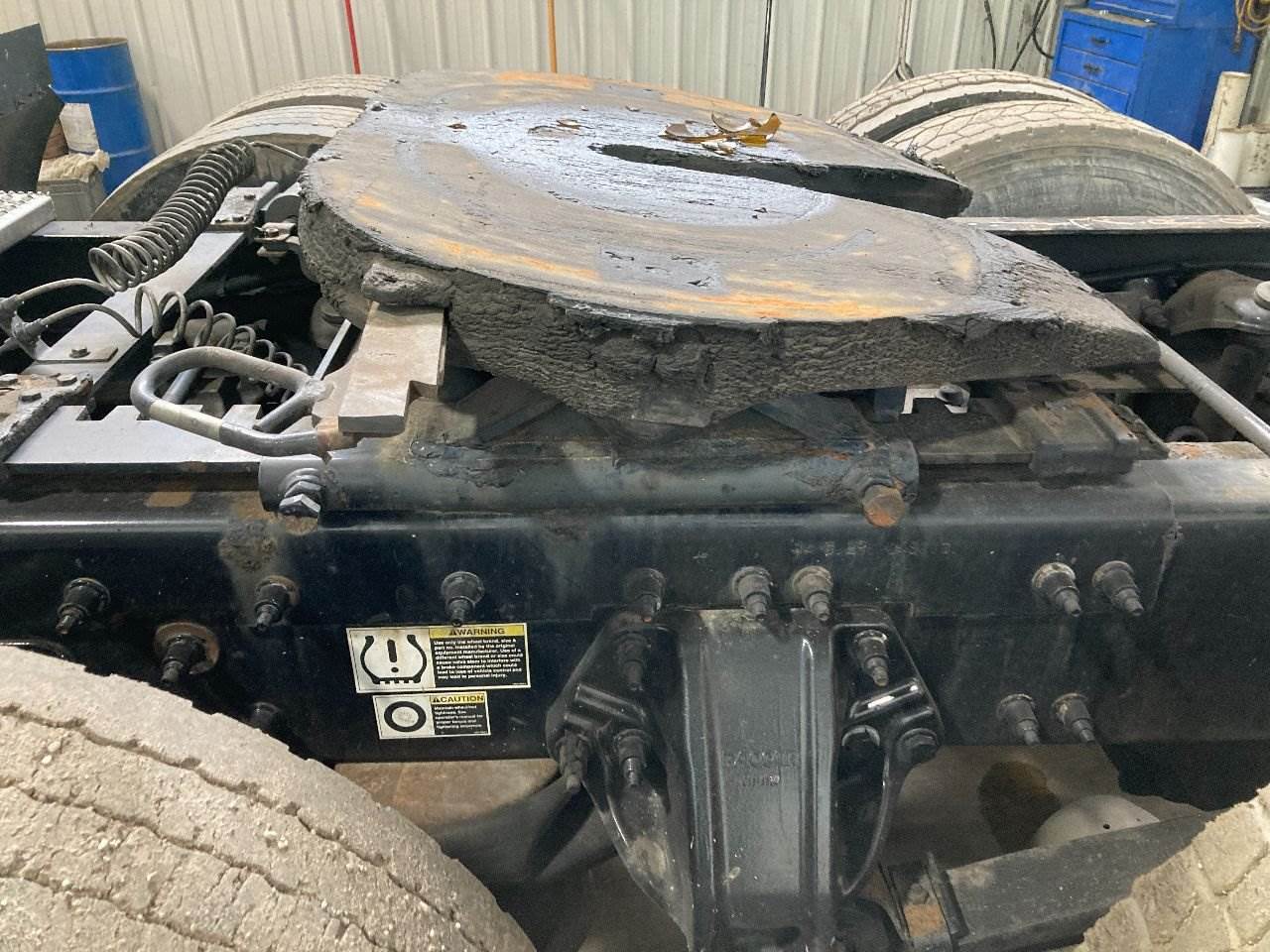 2017 Jost JSK37USA Fifth Wheel for a Peterbilt 579 For Sale | Winimac ...