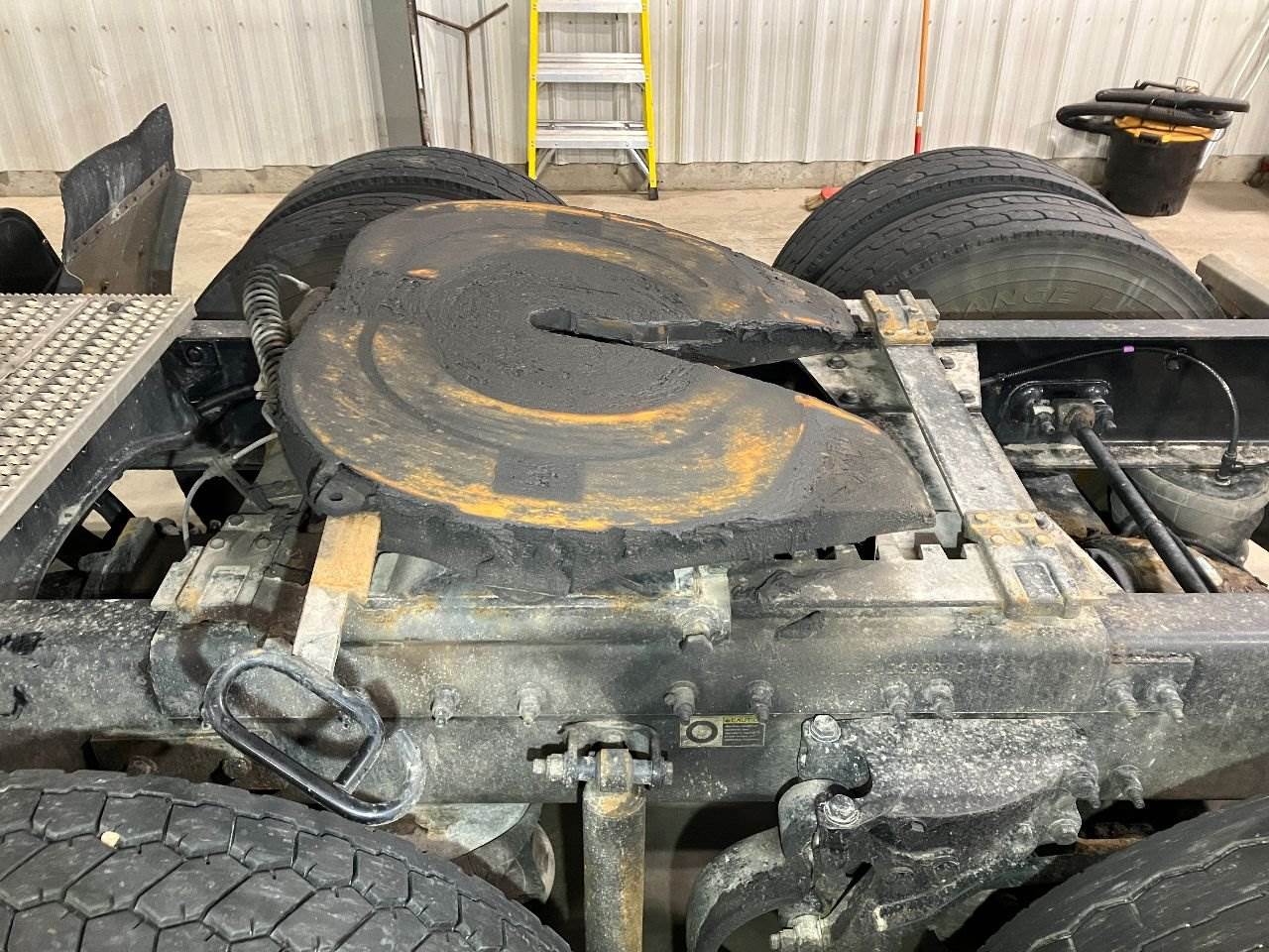 2017 Jost JSK37USL-B7PG12 Fifth Wheel for a Peterbilt 579 For Sale ...