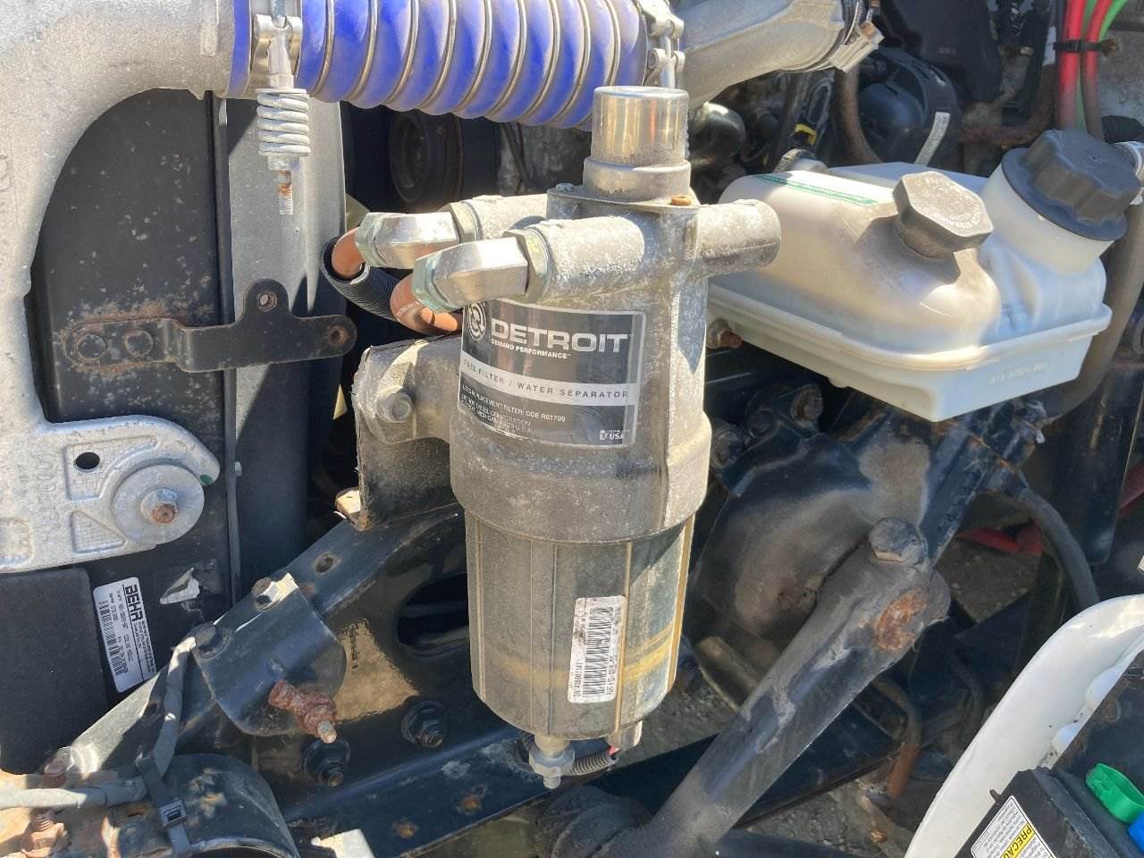 2018 Detroit DD5 Filter / Water Separator for a Freightliner M2 106 For ...