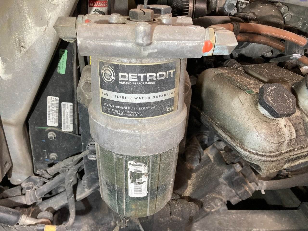 2022 Detroit DD15 Fuel / Water Separator for a Freightliner Cascadia ...