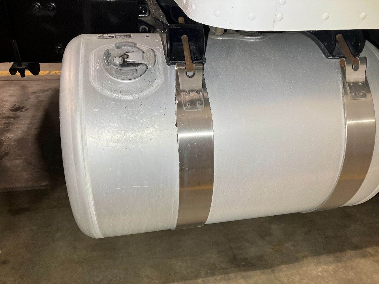 2017 Peterbilt 579 Fuel Tank Strap / Bracket For Sale | Sioux Falls, SD ...