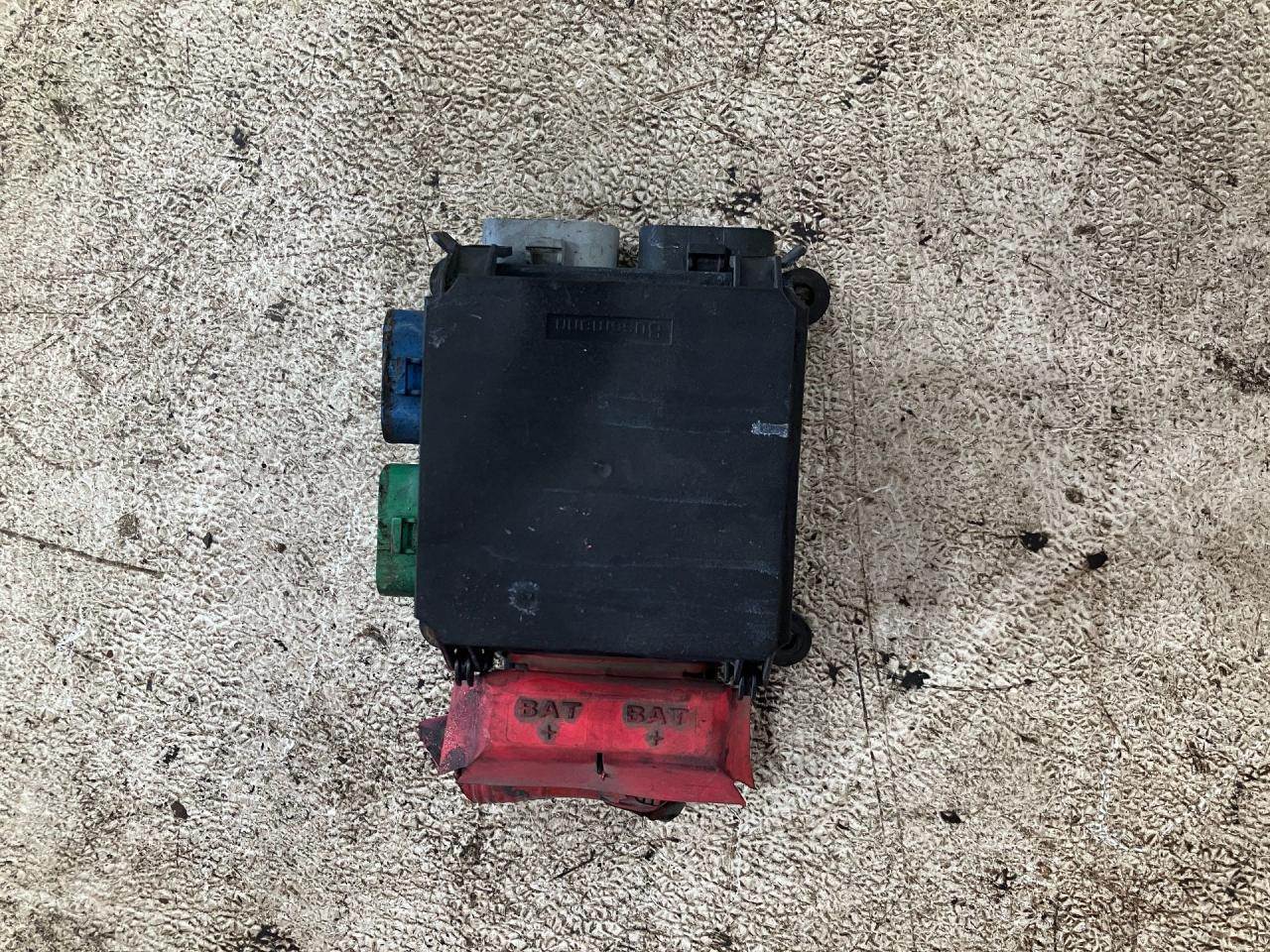 2000 Freightliner FL60 Fuse Box For Sale | Spencer, IA | A06-46255-012 ...