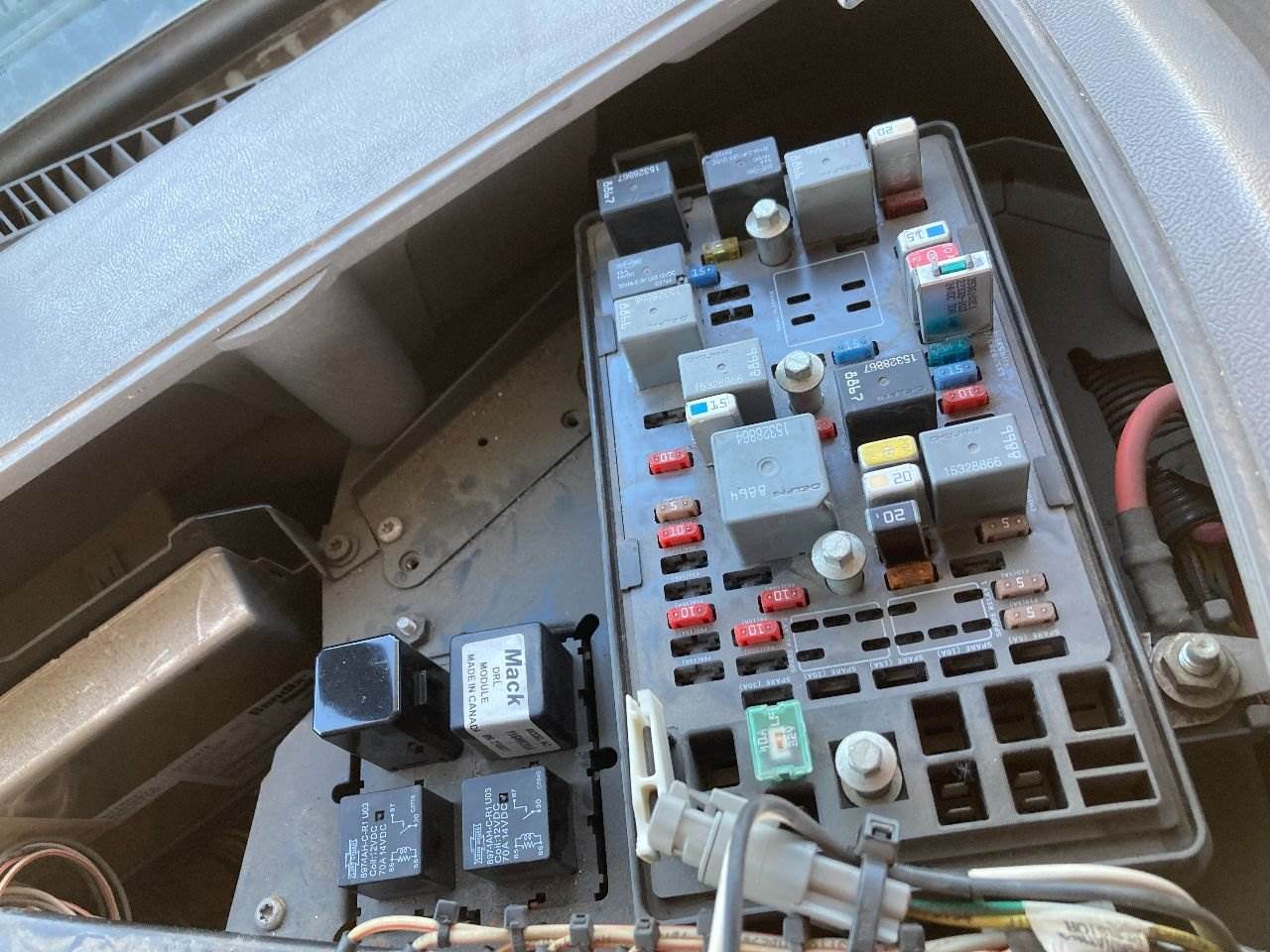 2008 Mack CXU Fuse Box For Sale | Des Moines, IA | 25535135 ...