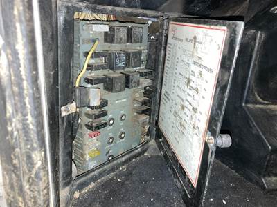 Peterbilt Fuse Boxes & Panels For Sale | MyLittleSalesman.com