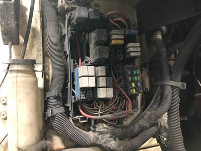 Peterbilt Fuse Boxes & Panels For Sale | MyLittleSalesman.com
