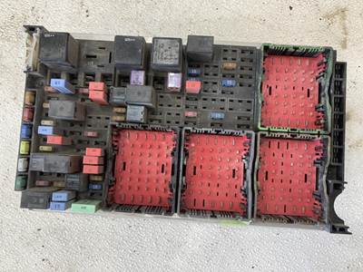 Peterbilt Fuse Boxes & Panels For Sale | MyLittleSalesman.com