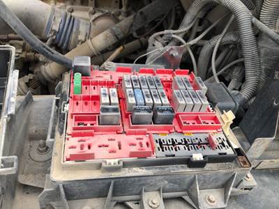 Sterling Fuse Boxes & Panels - L9501, A9513, Acterra and More ...