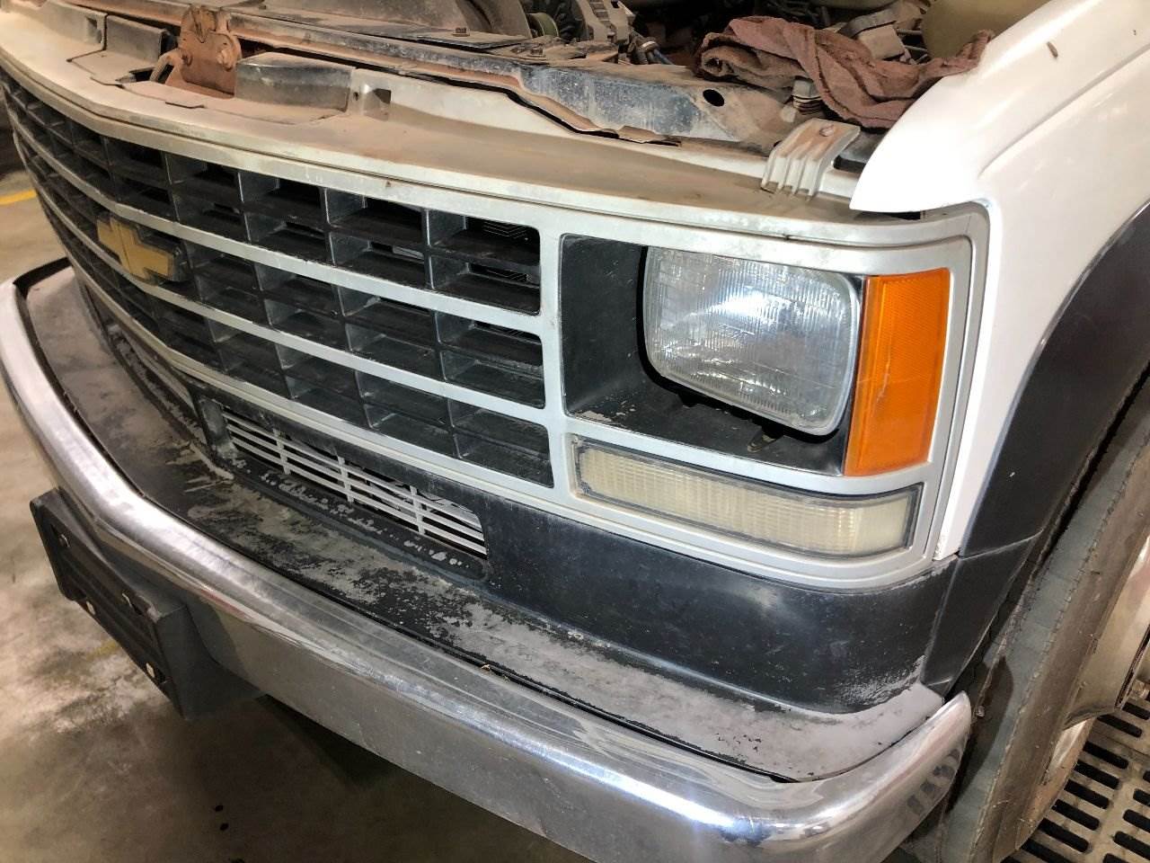 1993 Chevrolet 3500 Header Panel Assembly for a Chevrolet 3500 Pickup ...